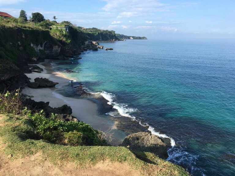 Pantai Tegal Wangi, Pantai Tersembunyi Dengan Potensi Wisata Baharinya ...