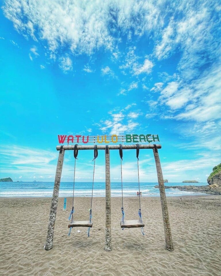 Selain Pantai Bali, Pantai Jember Ini Punya Pesona Sangat Cantik
