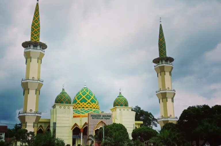Masjid Agung Baitussalam Magetan, Wisata Religi Terbaik Dengan ...