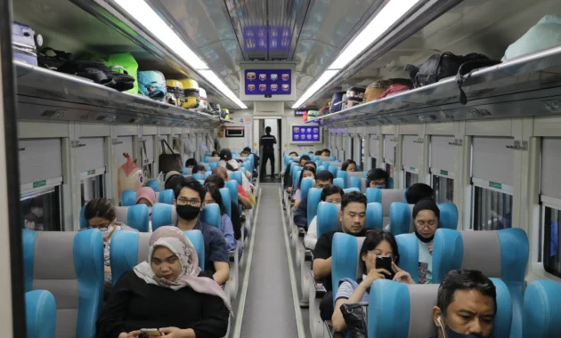 Viral Penumpang Usul Kereta Api Ada Playground Untuk Anak, KAI Respons ...